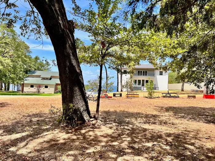 Real Estate - Julie Teel - RE/MAX Lakeside Dreams