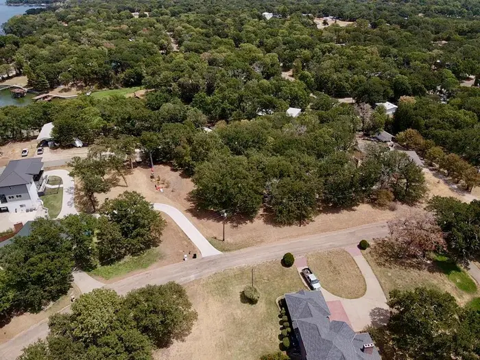 Real Estate - Julie Teel - RE/MAX Lakeside Dreams