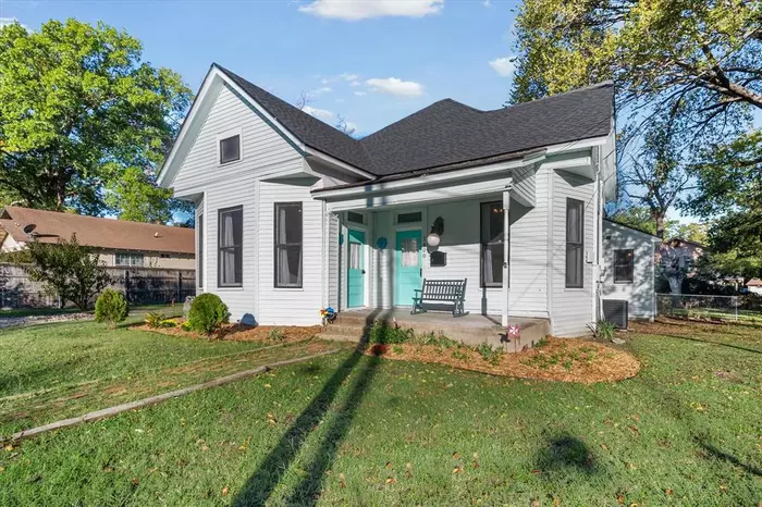 Real Estate - Julie Teel - RE/MAX Lakeside Dreams