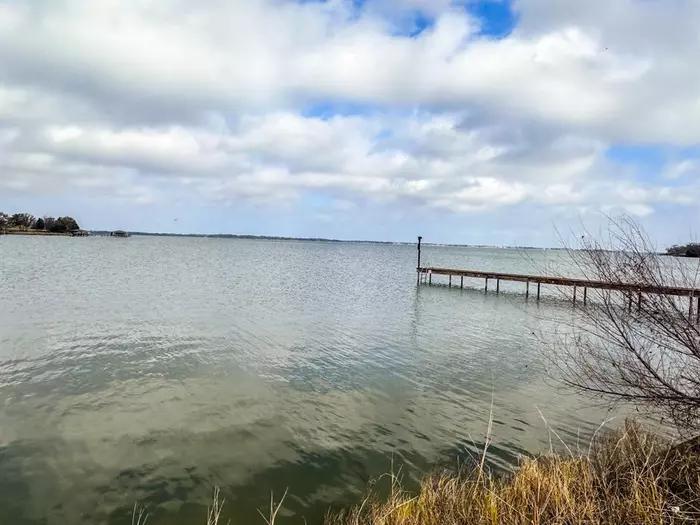 Real Estate - Julie Teel - RE/MAX Lakeside Dreams