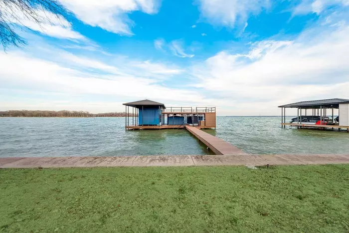 Real Estate - Julie Teel - RE/MAX Lakeside Dreams