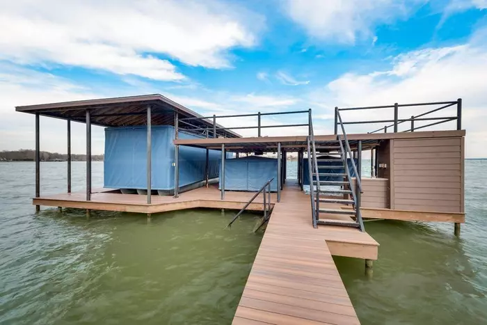 Real Estate - Julie Teel - RE/MAX Lakeside Dreams