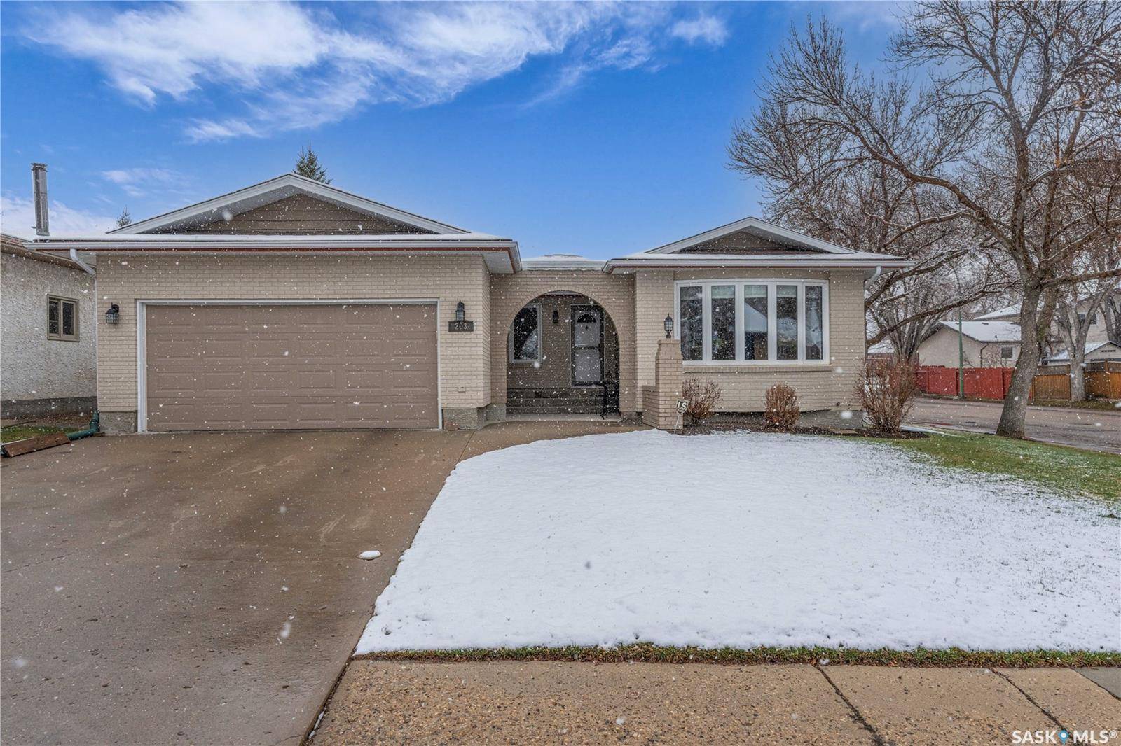 203 Hodgins CRESCENT N, Regina, SK S4X 2T2 – SK003467 - Coldwell Ba...